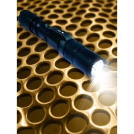 210 Lumen Led Flashlight, High Light Flashlight | Berlinlasers